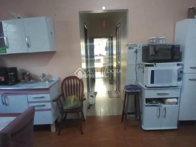 Casa com 4 quartos no bairro Glória