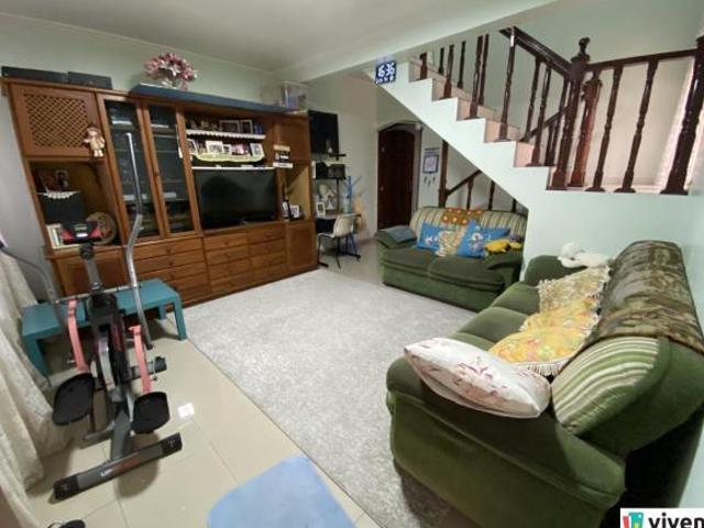 CASA COM 4 QUARTOS NO BAIRRO VILA GALVÃO!