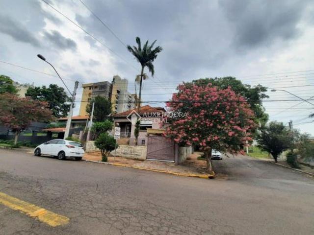 Casa com 4 quartos no bairro Vila Nova