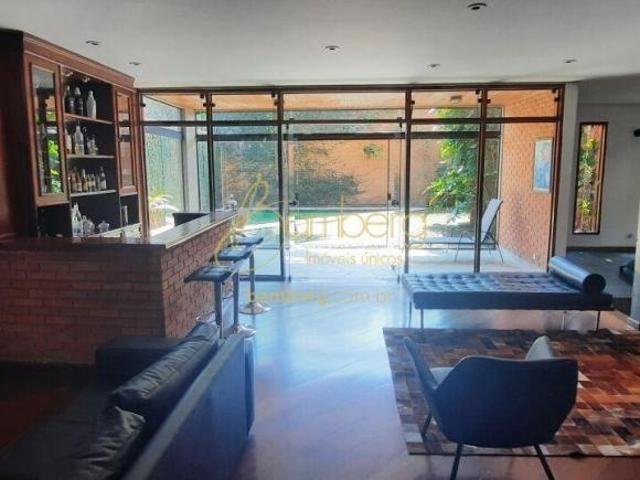 CASA COM 4 QUARTOS NO MORUMBI