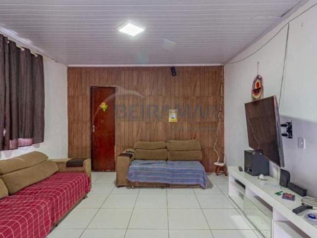 Casa com 4 Quartos, Nascente, 1 Suíte e Amplo Espaço de Garagem à Venda Na SHA Chácara 50 Arniquei