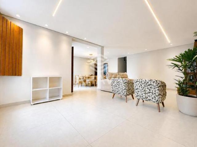 Casa com 4 Quartos sendo 3 Suítes, 360m², 2 Vagas, Bairro Planalto, próximo a Avenida Dom Pedro I
