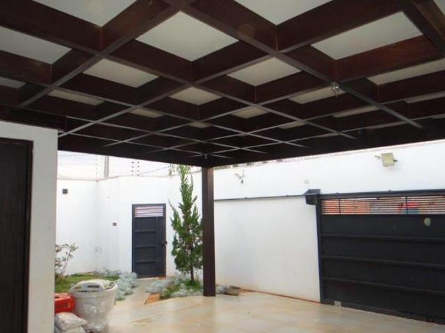 Casa com 4 quartos sendo 3 suítes à venda, 170 m² por R$ 850.000 Vida Nova Uberlândia/MG