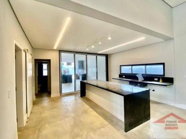 Casa com 4 quartos, sendo 3 suítes à venda, 370 m² por R$ 3.980.000 no Condomínio Brisas do Lago Jar