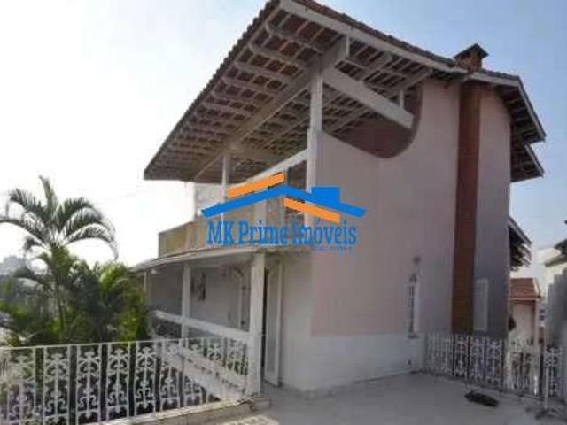 Casa com 4 quartos sendo 3 Suítes e 3 Vagas de Garagem