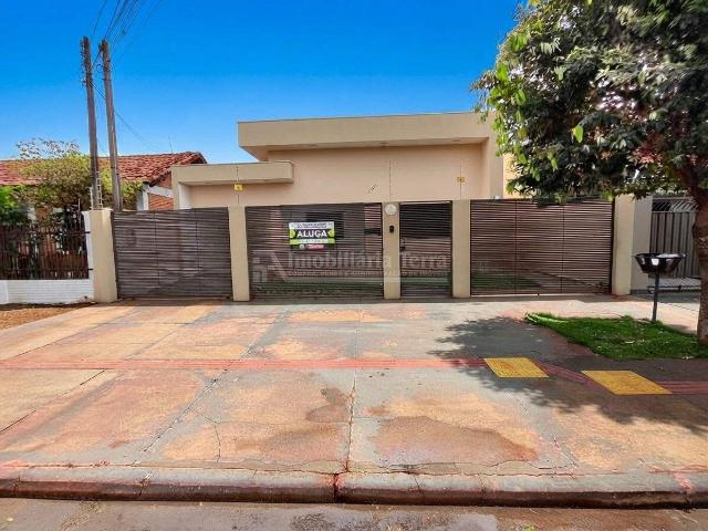 Casa com 4 quartos sendo 3 suítes no Vila Aurora em Dourados/MS