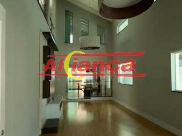 casa com 4 quartos sendo 1 suite 240m2