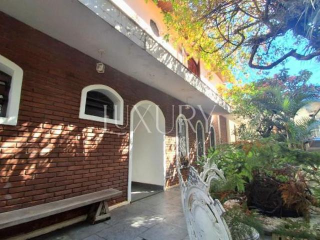 Casa com 4 quartos sendo 1 suíte à venda no bairro Vila Madalena