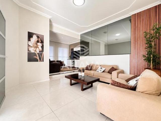 Casa com 4 Quartos sendo 1 Suíte à Venda, Closet, Hidromassagem,750m², 13 Vagas, Bairro Trevo próxi
