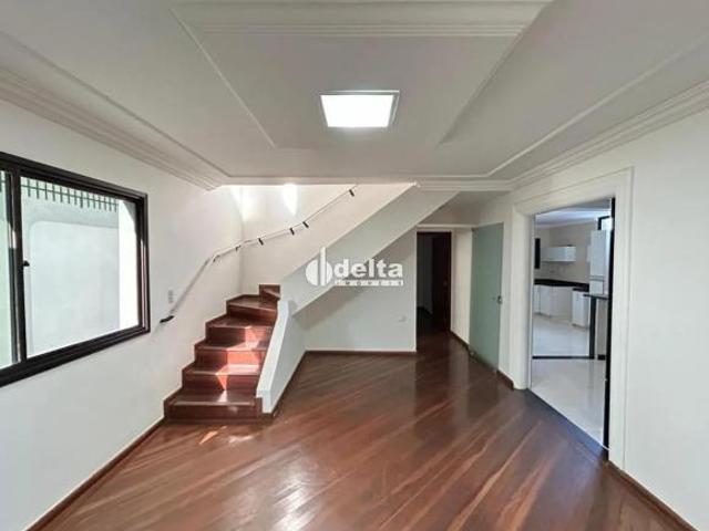 Casa com 4 quartos sendo 1 suíte disponível para locação e venda no bairro Nossa Senhora Aparecida e