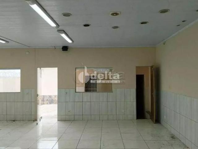 Casa com 4 quartos sendo 1 suíte disponível para venda e locação no bairro Lagoinha em Uberlândia MG