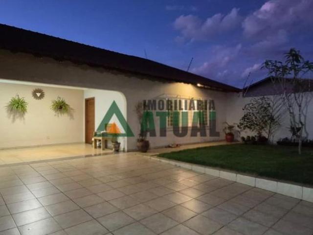 Casa com 4 quartos, sendo 1 suíte na Região Leste