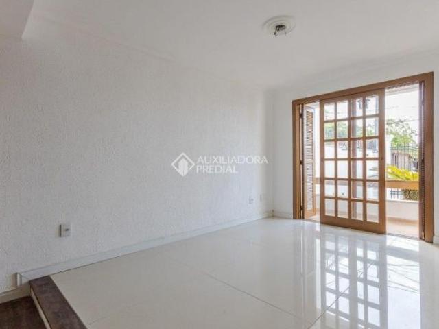 Casa com 4 quartos sendo 1 suite no bairro Niterói Canoas