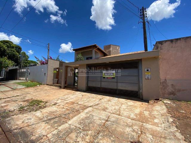 Casa com 4 quartos sendo 1 suíte no Jardim São Pedro em Dourados/MS