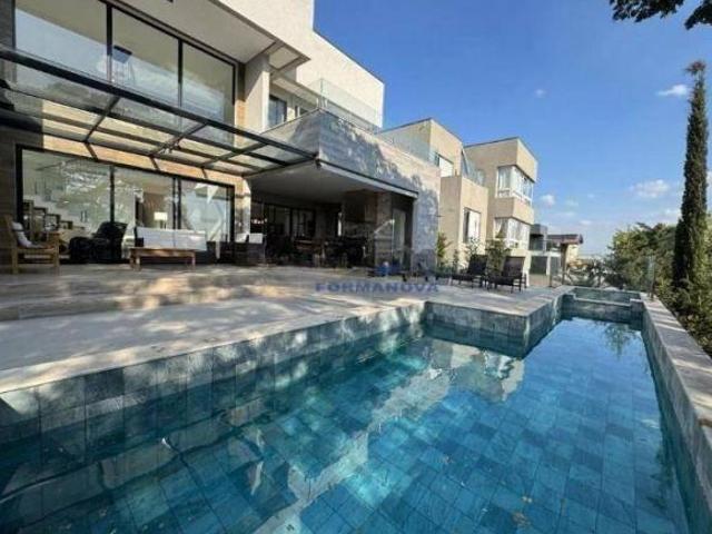 Casa com 4 quartos sendo 2 suítes à venda na Granja Viana