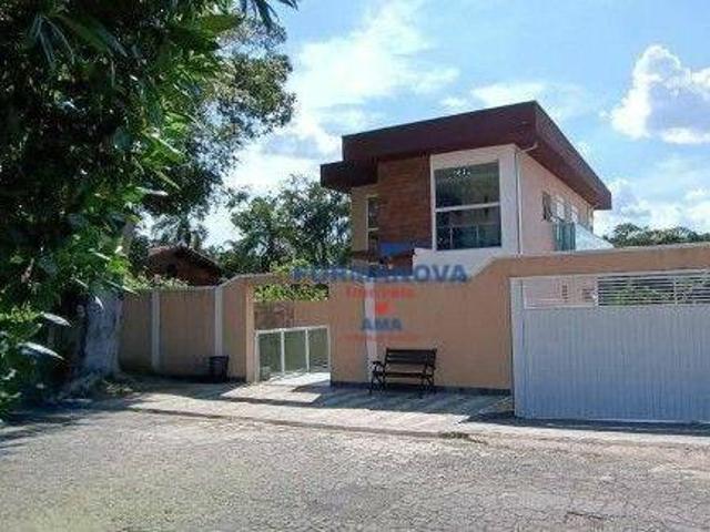 Casa com 4 quartos sendo 2 suítes à VENDA na Granja Viana