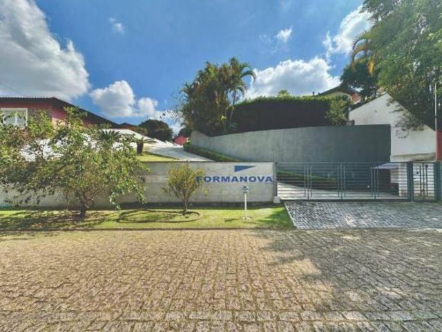 Casa com 4 quartos sendo 2 suítes à venda na Granja Viana Cotia/SP