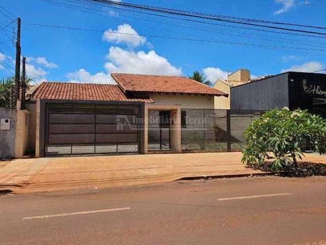 Casa com 4 quartos sendo 2 suítes no Jardim América em Dourados/MS