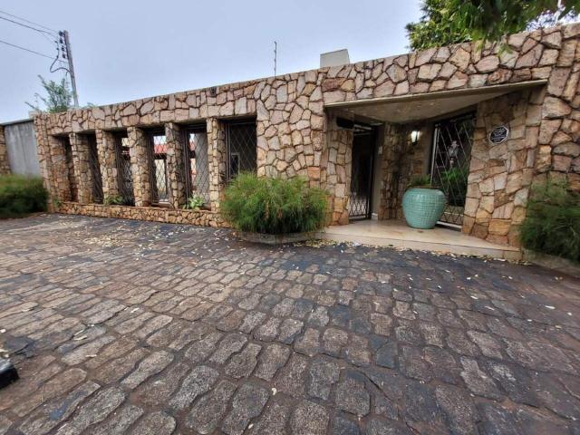 Casa com 4 quartos sendo 2 suítes no Jardim Central em Dourados/MS