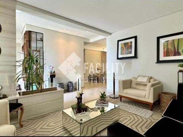 Casa com 4 quartos sendo 4 suites no Condomínio Portal do Jequitibá Valinhos