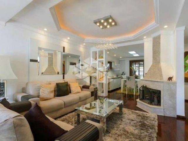 Casa com 4 quartos, suíte master, 356,94 m² privativos, 5 vagas veículos para venda em Ipanema