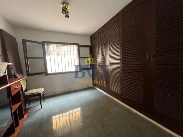 Casa com 4 Quartos para venda ou aluguel, 377m² Parque Taquaral