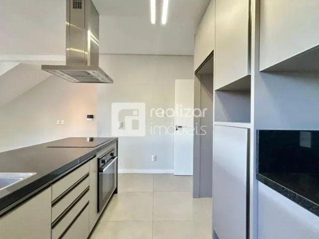 Casa com 4 Quartos para alugar, 184m² Centro