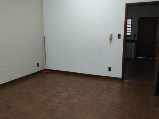 Casa com 4 quartos para alugar, 206m² Jardim Irajá