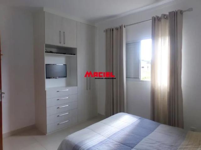 Casa com 4 Quartos para alugar, 200m² Centro