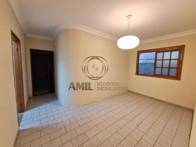 Casa com 4 Quartos para alugar, 250m² Bosque dos Eucaliptos