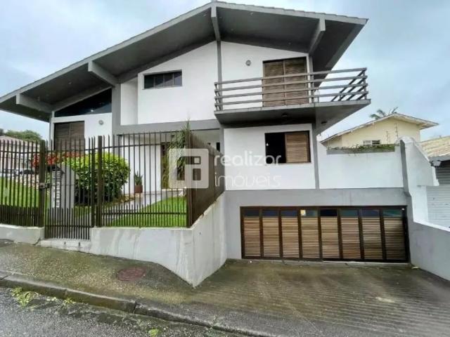 Casa com 4 Quartos para alugar, 376m² Itaguaçu