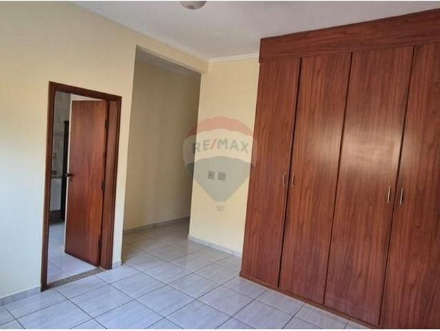 CASA COM 4 QUARTOS PARA ALUGAR NO PARQUE INDUSTRIAL LAGOINHA 420M² RIBEIRÃO PRETO