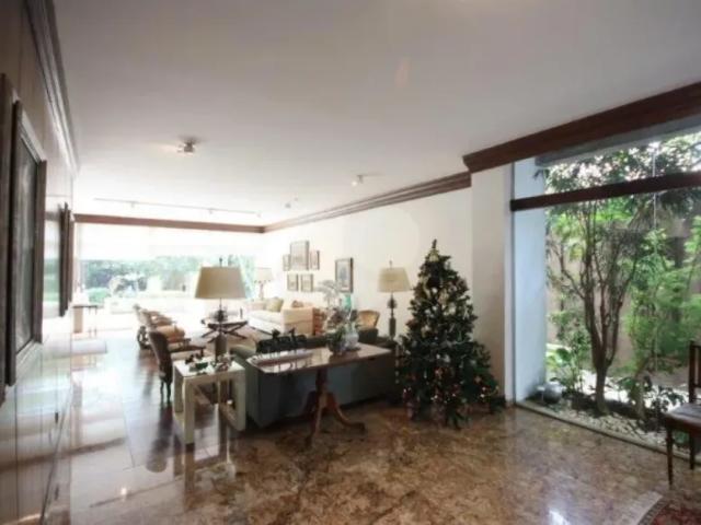 Casa com 4 quartos para locação em Alto De Pinheiros SP