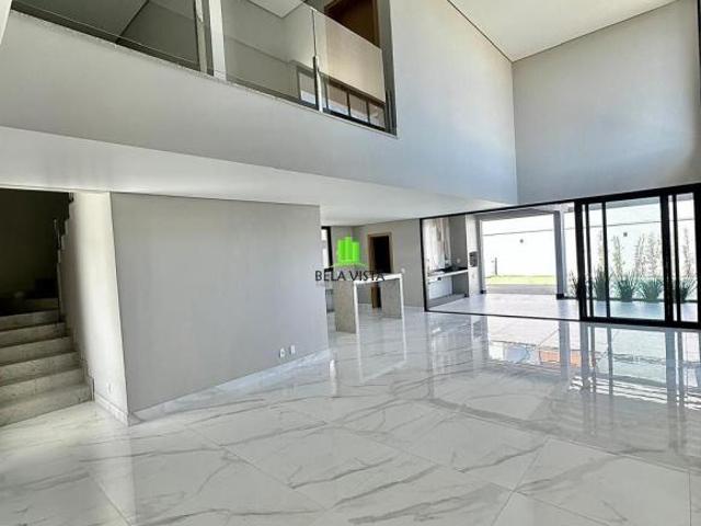 Casa com 4 Quartos, Piscina e Área Gourmet