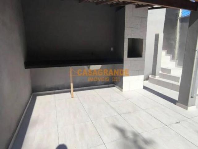 Casa com 4 quartos, Piscina, Jardim Mariana II