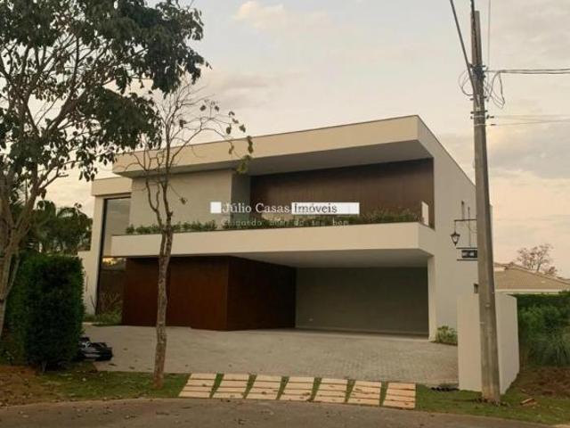 Casa com 4 quartos todos com suítes á venda, no condomínio Lago Azul