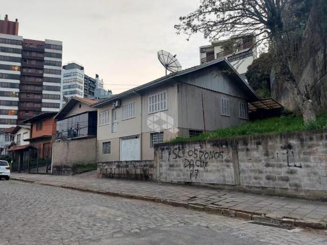 Casa com 4 quartos/dormitório no Humaitá