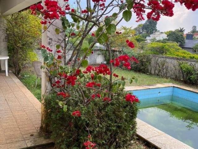 Casa com 4 suítes 4 vagas a venda no Morumbi