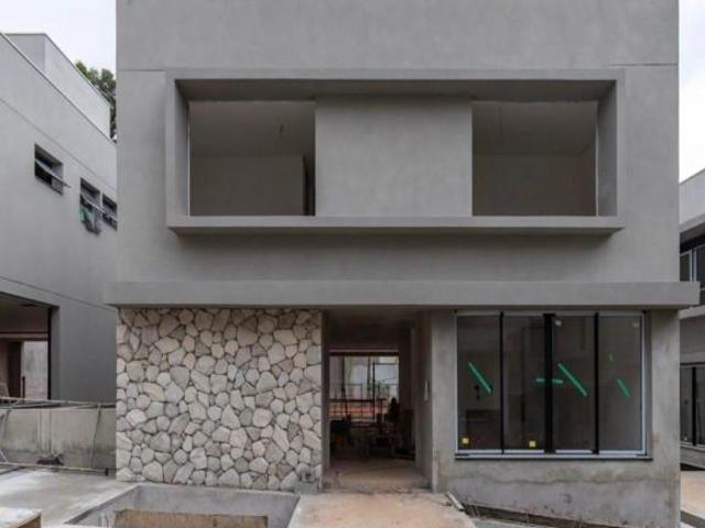 Casa com 4 suites 6 vagas a venda na Chácara Santo Antônio