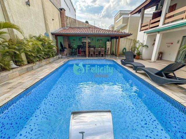 Casa com 4 suítes, 6 vagas, 338m2 no City América