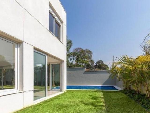 Casa com 4 suítes 8 vagas a venda na Brooklin