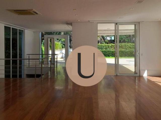 Casa com 4 suítes 970 m² Cidade Jardim