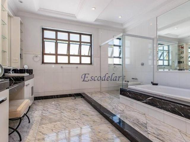 Casa com 4 suítes, 10 vagas, piscina à venda, 869 m² Morumbi próximo Palácio do governo