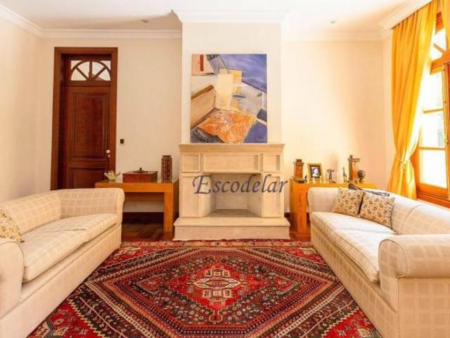 Casa com 4 suítes, 10 vagas, piscina à venda, 869 m² Morumbi próximo Palácio do governo