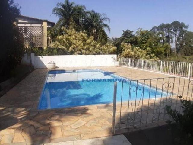 Casa com 4 suítes à venda no condomínio Nova Higienópolis. Granja Viana Jandira SP