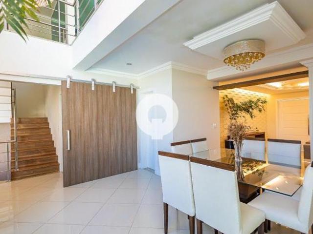 CASA COM 4 SUÍTES À VENDA SANTA FELICIDADE