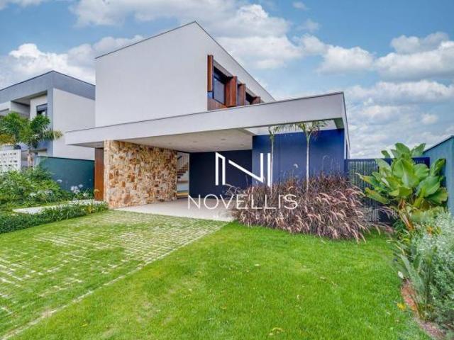 Casa com 4 dormitórios à venda Urbanova São José dos Campos/SP