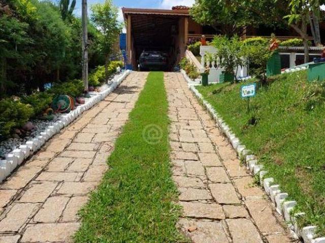 Casa com 4 suítes à venda, 325 m² por R$ 915.000