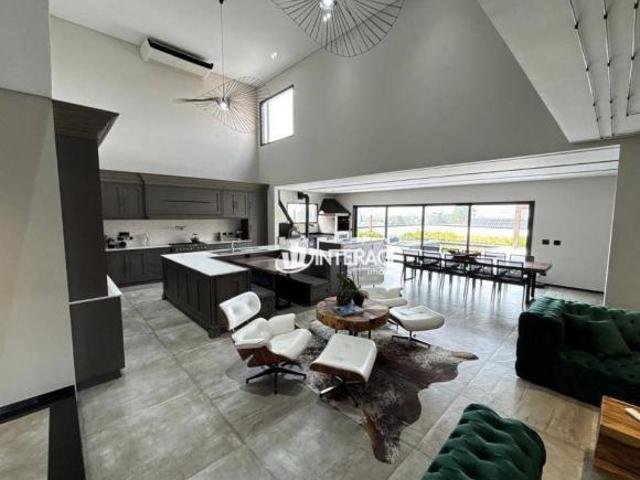 Casa com 4 quartos à venda, 479 m² por R$ 5.490.000 Santo Inácio Curitiba/PR