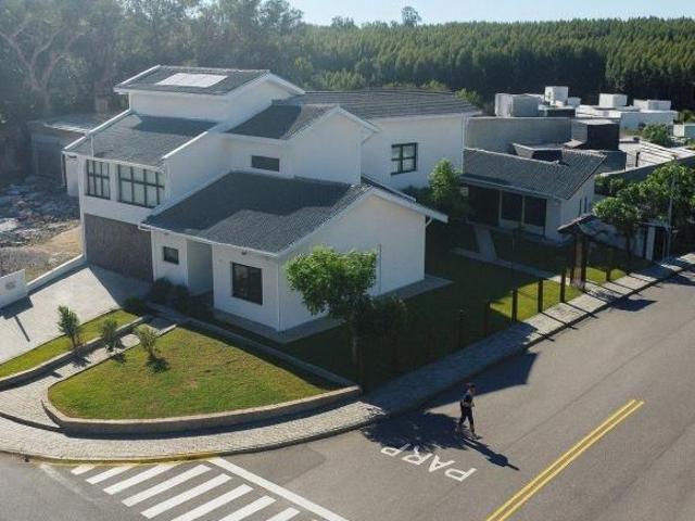 Casa com 4 suítes à venda, 434 m² por R$ 3.000.000 Condomínio Residencial Euroville II Bragança